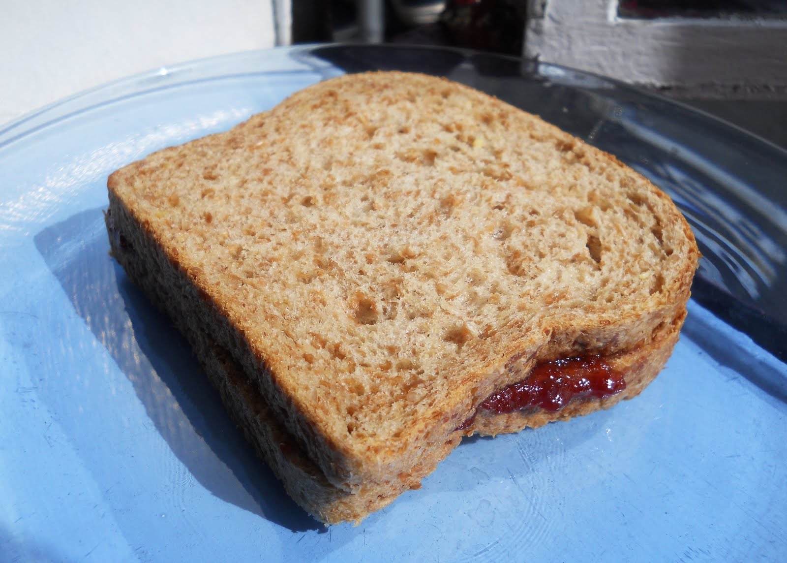 Café VegNews: Jam Sandwich