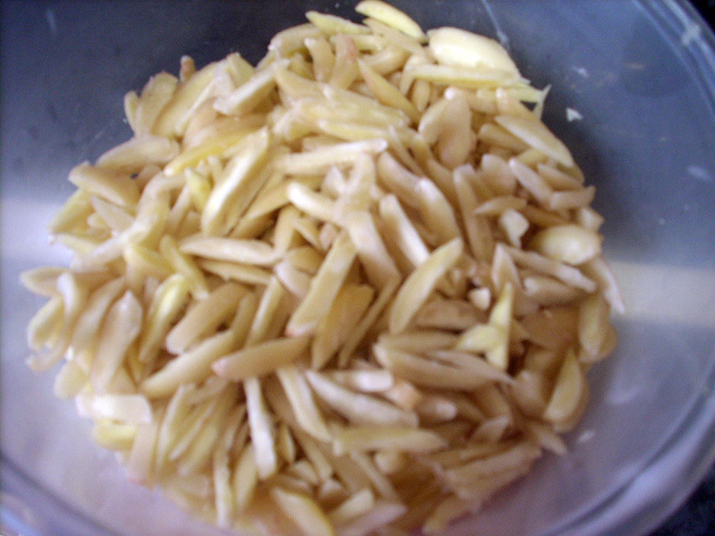 Ca l'Ahlam: Como filetear las almendras