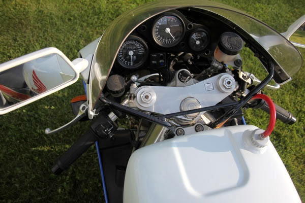 VISUAL GRATIFICATION: Legends: HONDA RC30 - The Making