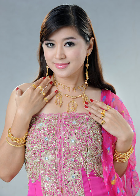 Myanmar Famous Actress: Eaindra Kyaw Zin's Beautiful Fashion