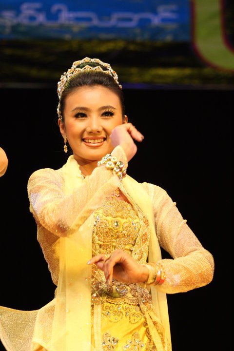 Myanmar Actress, May Kabyar with Myanmar Traditional Dancer Dress