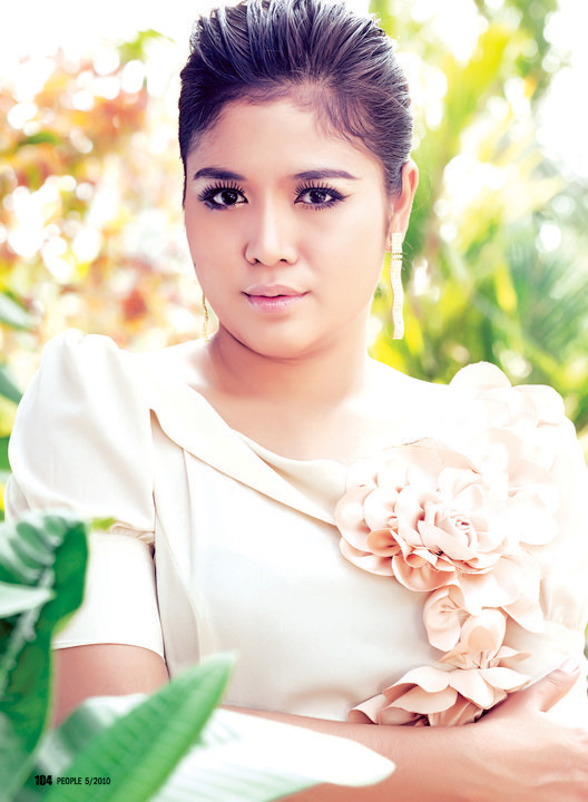 Myanmar Actress Soe Myat Nandars Beautiful Outdoor Style
