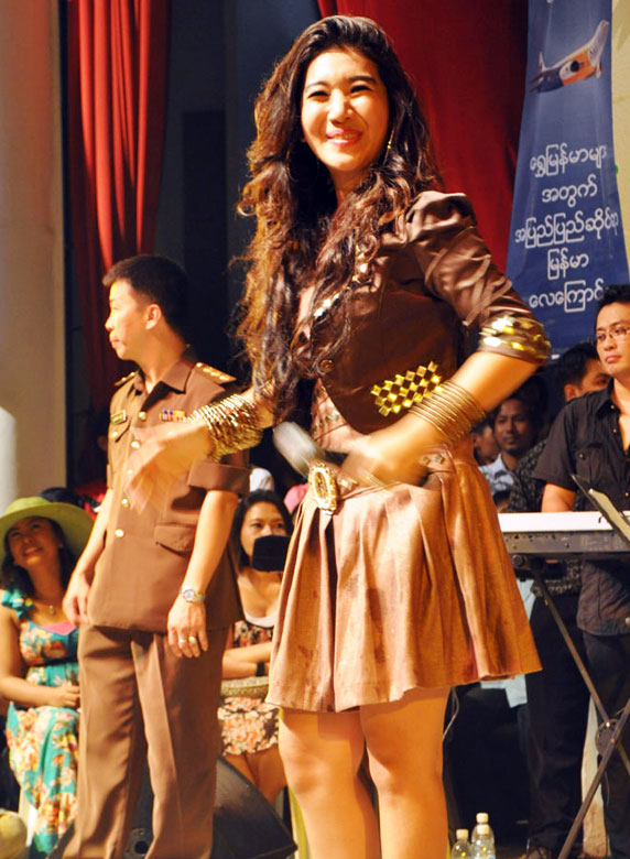 Thazin Performed for 8 Ladies Show Concert in Malaysia | Myanmar Singer ...