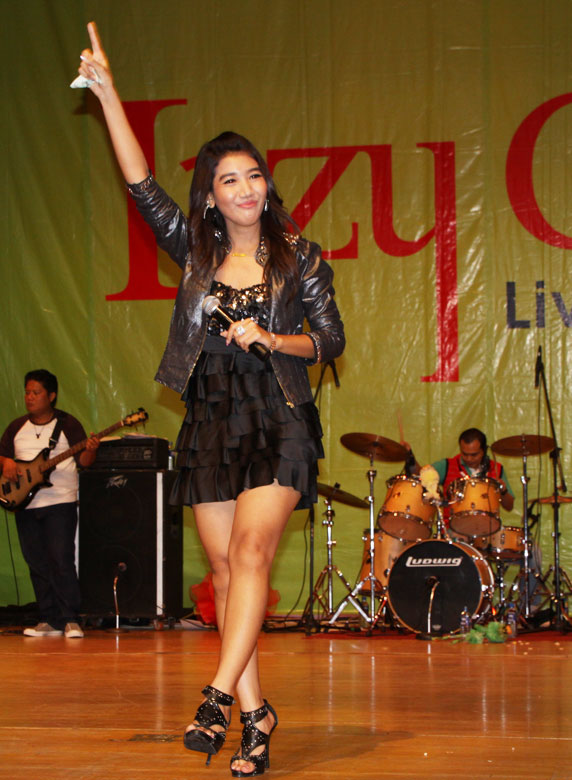 Myanmar Singer, Thazin Perform for Lazy Club Live Concert in Korea ...