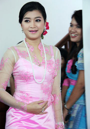 Pyay Ti Oo and Eaindra Kyaw Zin's Asking Hand of Bride Ceremony ...