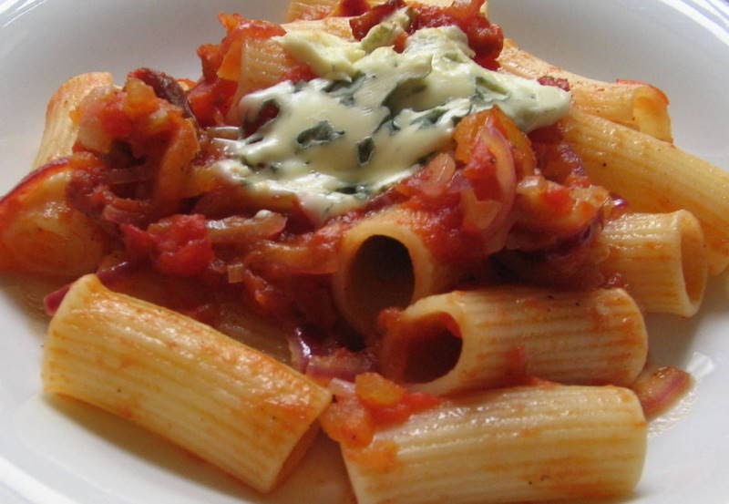 Bolli's Kitchen: Rigatoni all'arrabiata con chorizo