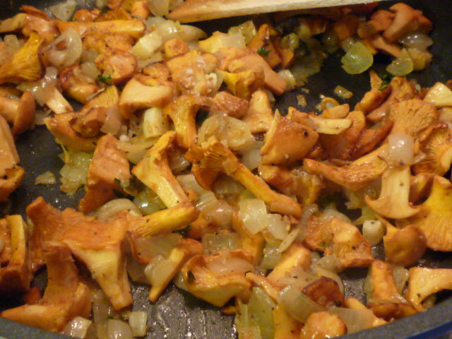 Bolli's Kitchen: Pâtes aux girolles - Pfifferlingspasta