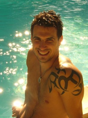 Foto Cowok Pria Laki-Laki Tampan Ganteng Macho Keren