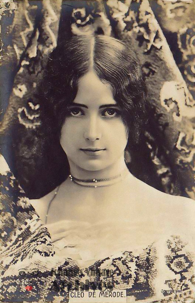 Johnny's Vintage Fashion Archives: De Merode