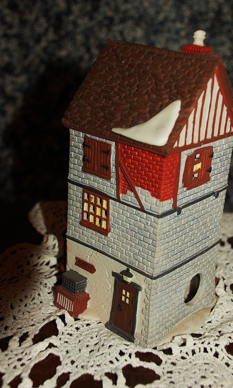 Parry Collections: Heritage Village Collection: Dickens' Village Series!