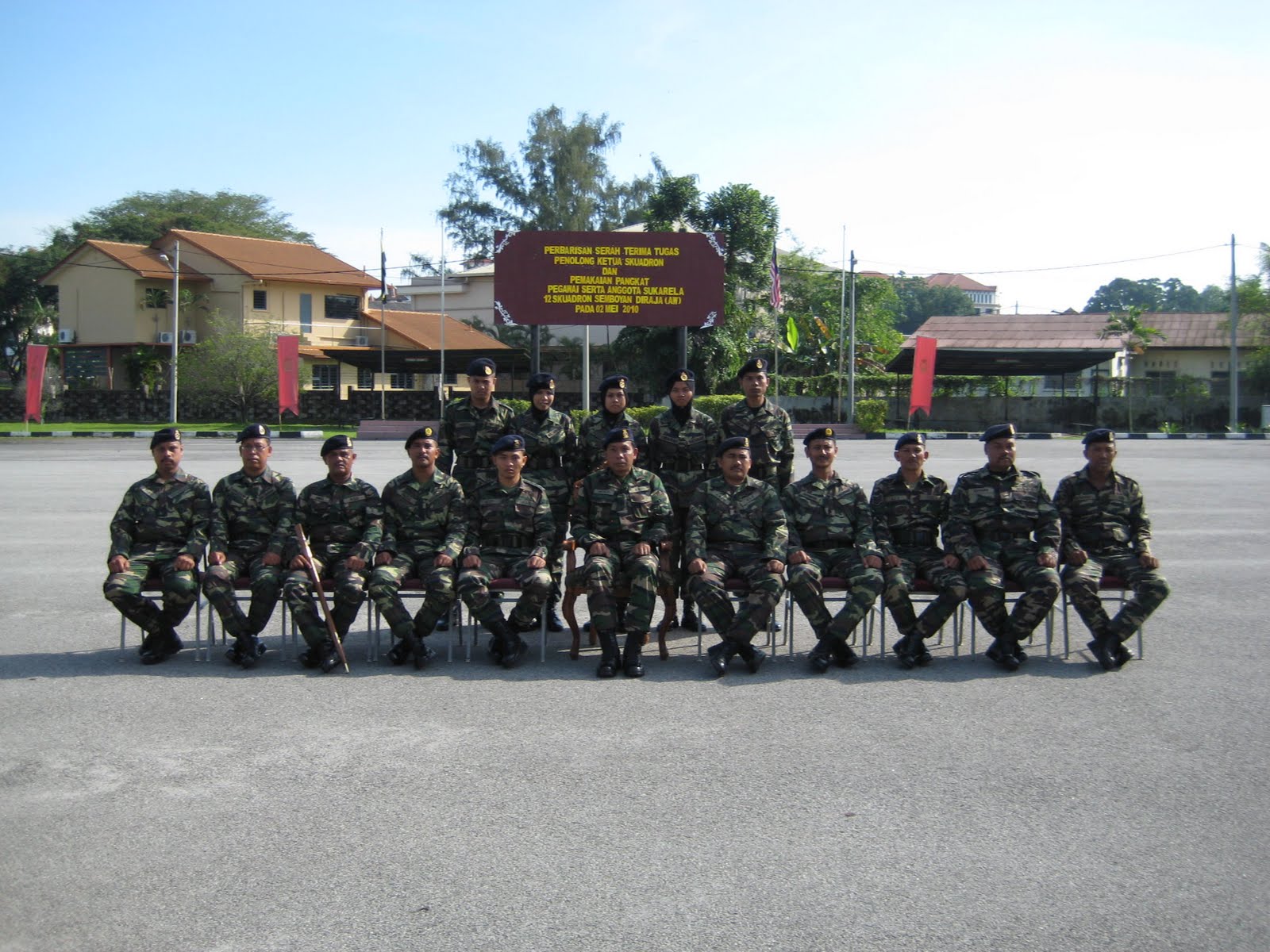 12 SKUADRON SEMBOYAN DIRAJA ASKAR WATANIAH: GAMBAR KENANGAN PEGAWAI ...