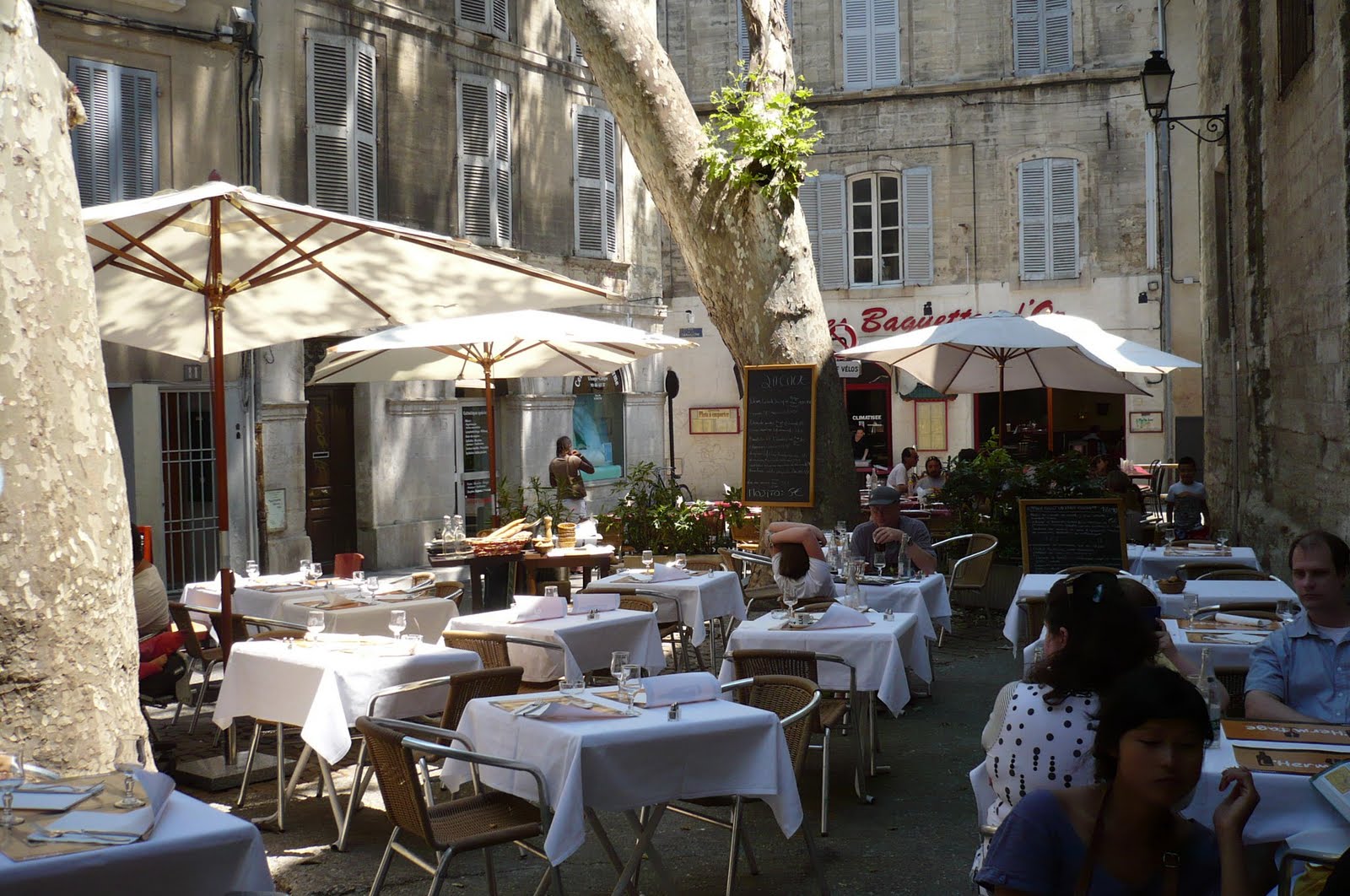 Avignon en Provence: A refreshing restaurant, run by young professionnals