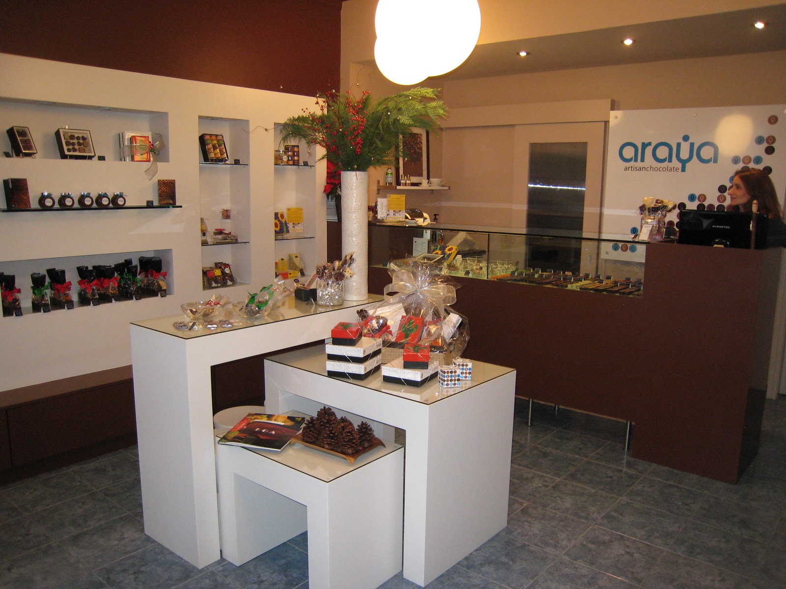 EatMoreChocolate.com: Houston: Araya @ River Oaks Center