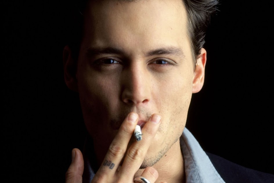 Famous People Smoke Cigarettes