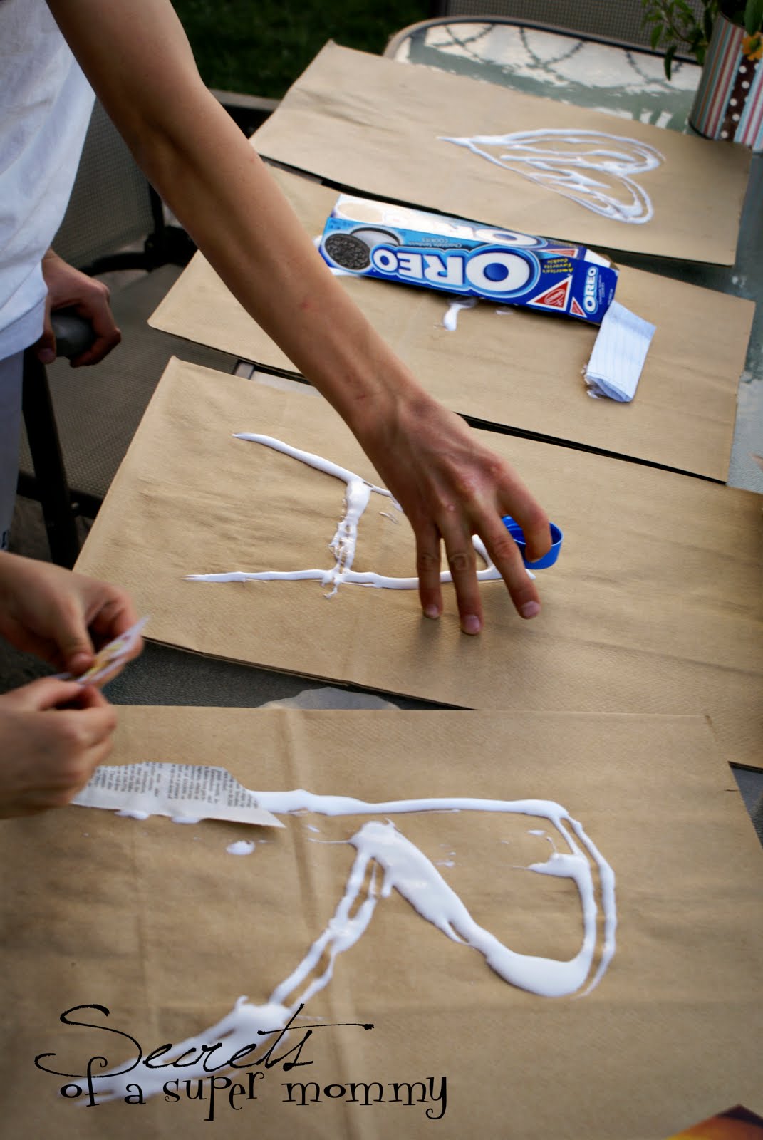 Secrets of a Super Mommy: Earth Day Recycled Banner