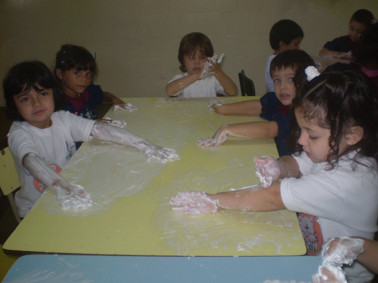 "Mi sala de jardín": Receta para prepararles a los niños masa para modelar