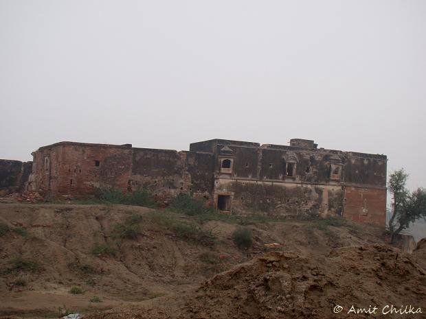 Rajasthan on my wheels: Meera Mahal - Merta