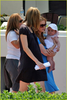 Movie Star Fashion: Isla Fischer's Daughter Olive Cohen is Cute