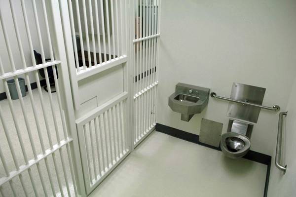 California: Judge clears way for first execution since 2006