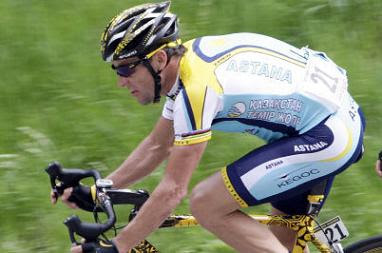 Lance Armstrong sacó a correr en bicicleta a 5.000 australianos - TECLAZO