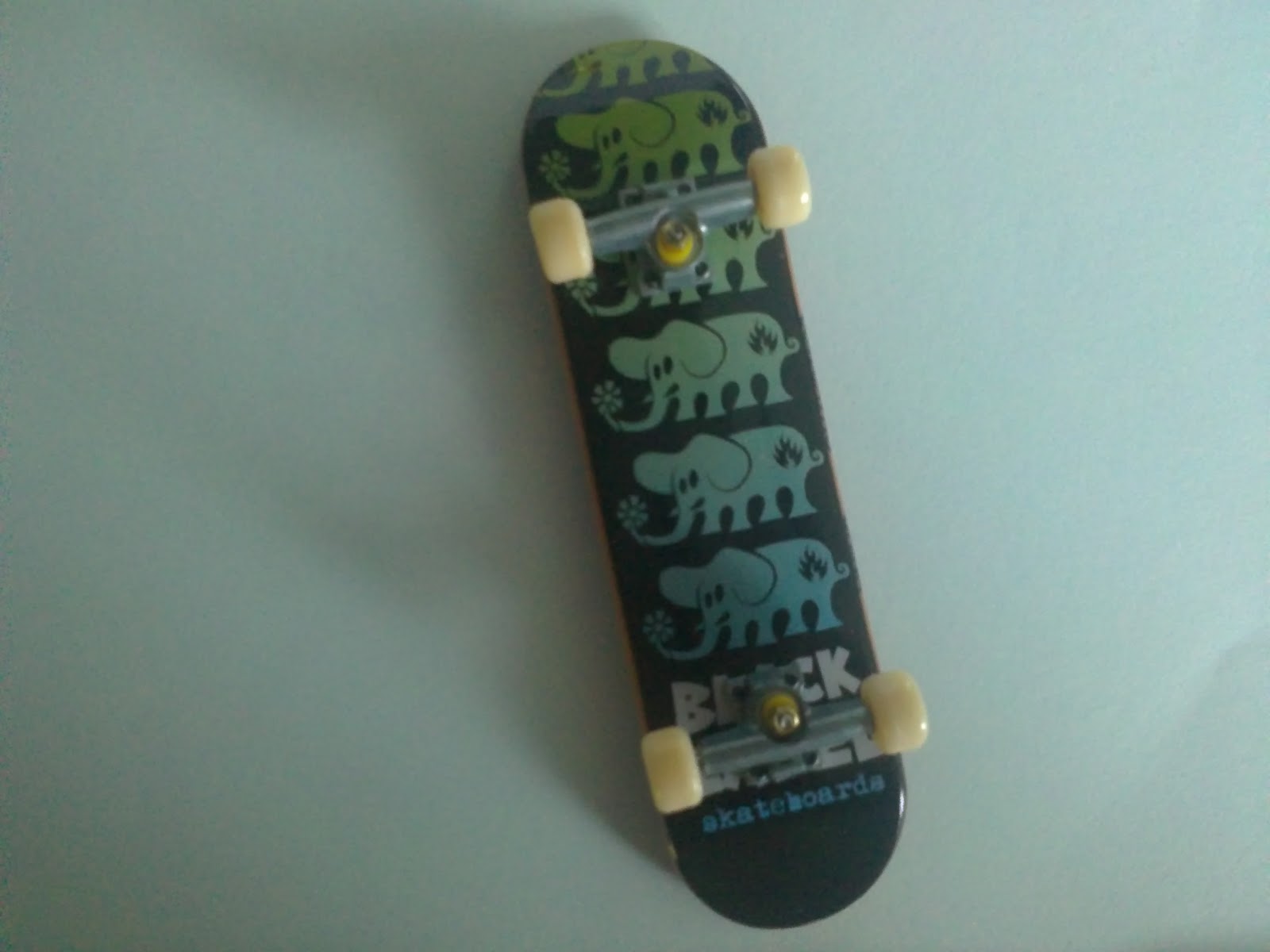 Zero-Gravity Fingerboards