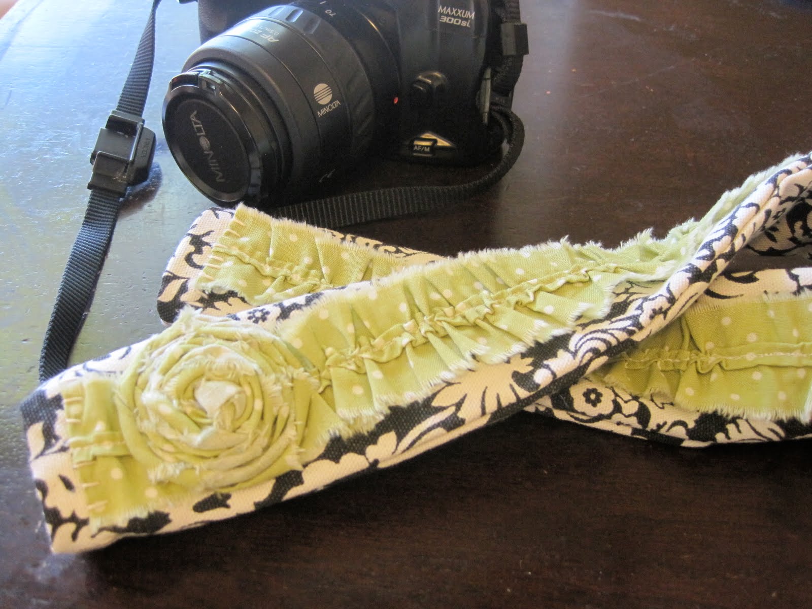 The Project Lady - Make your own camera strap cover!