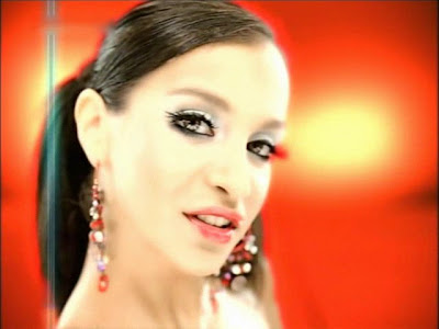 HEPSİ GRUBU: CEMRE KEMER KİMDİR