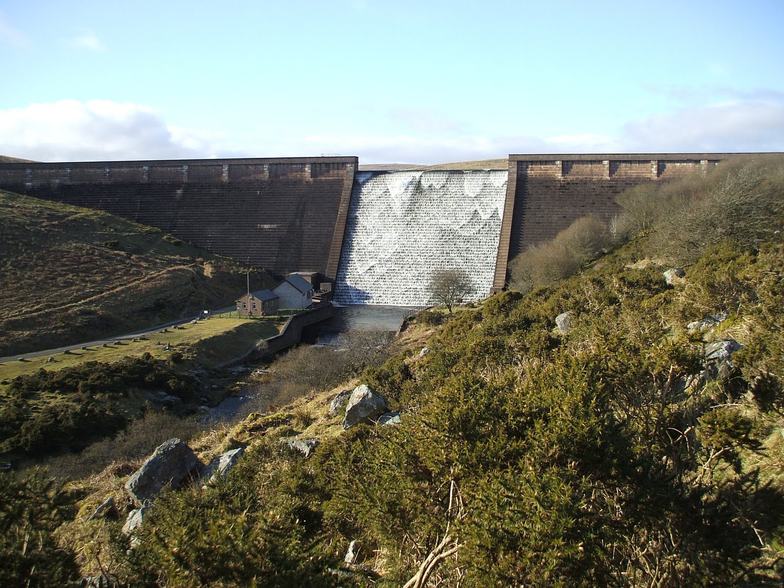 The Life and Times of this Old Git: A winter walk to the Avon dam, Devon.