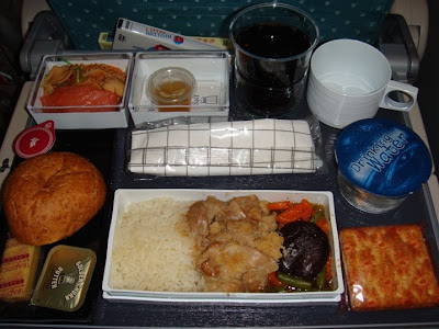 eat like a cow: Singapore Airlines SQ221 Singapore -> Sydney