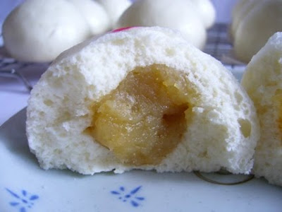 Happy Flour: Lotus Paste Pao