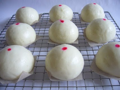 Happy Flour: Lotus Paste Pao