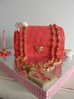 Yasmin Zhuo Story Book: New design red design handbag Cake from my Mum