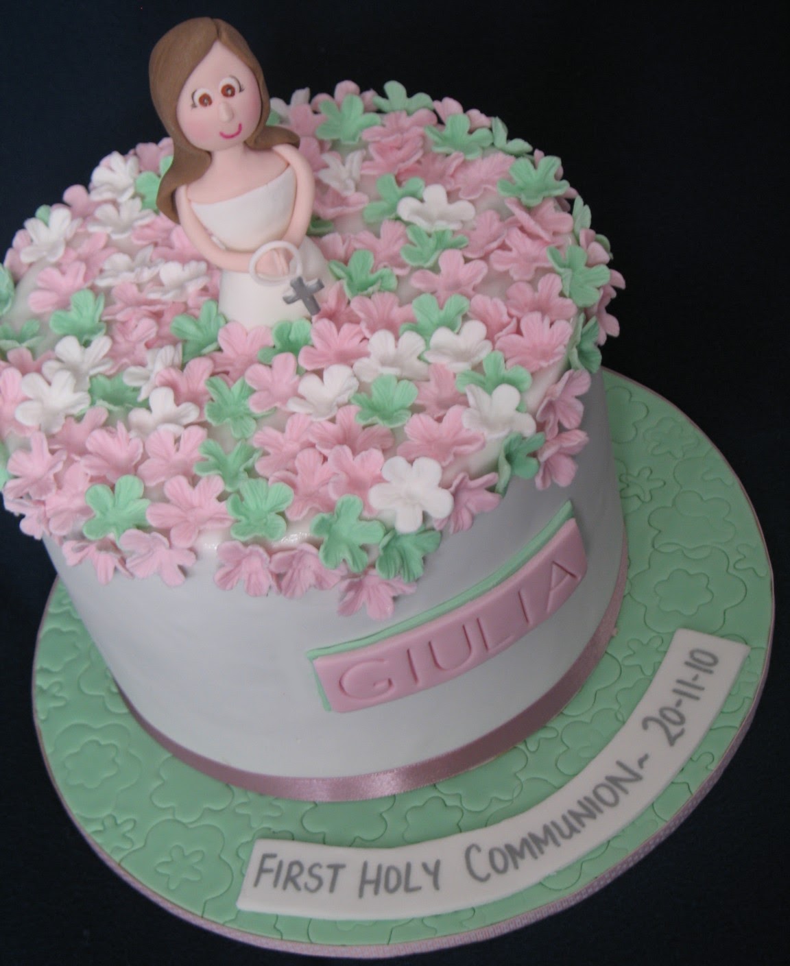 Blissfully Sweet: A Blooming Holy Communion Cake