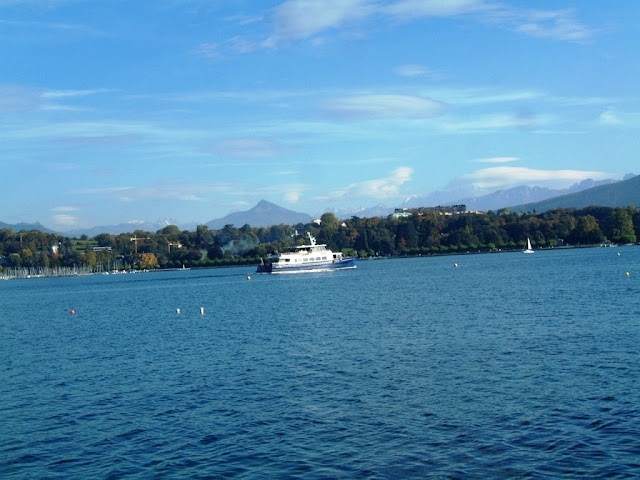 Blogtrotter: BY THE SHORES OF LAKE LEMAN