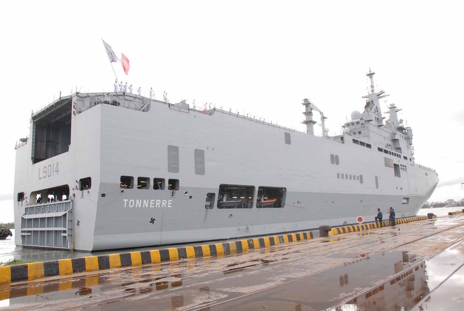 Brute Gorilla: French Naval Ship Tonnerre (Mistral Class) at Cochin