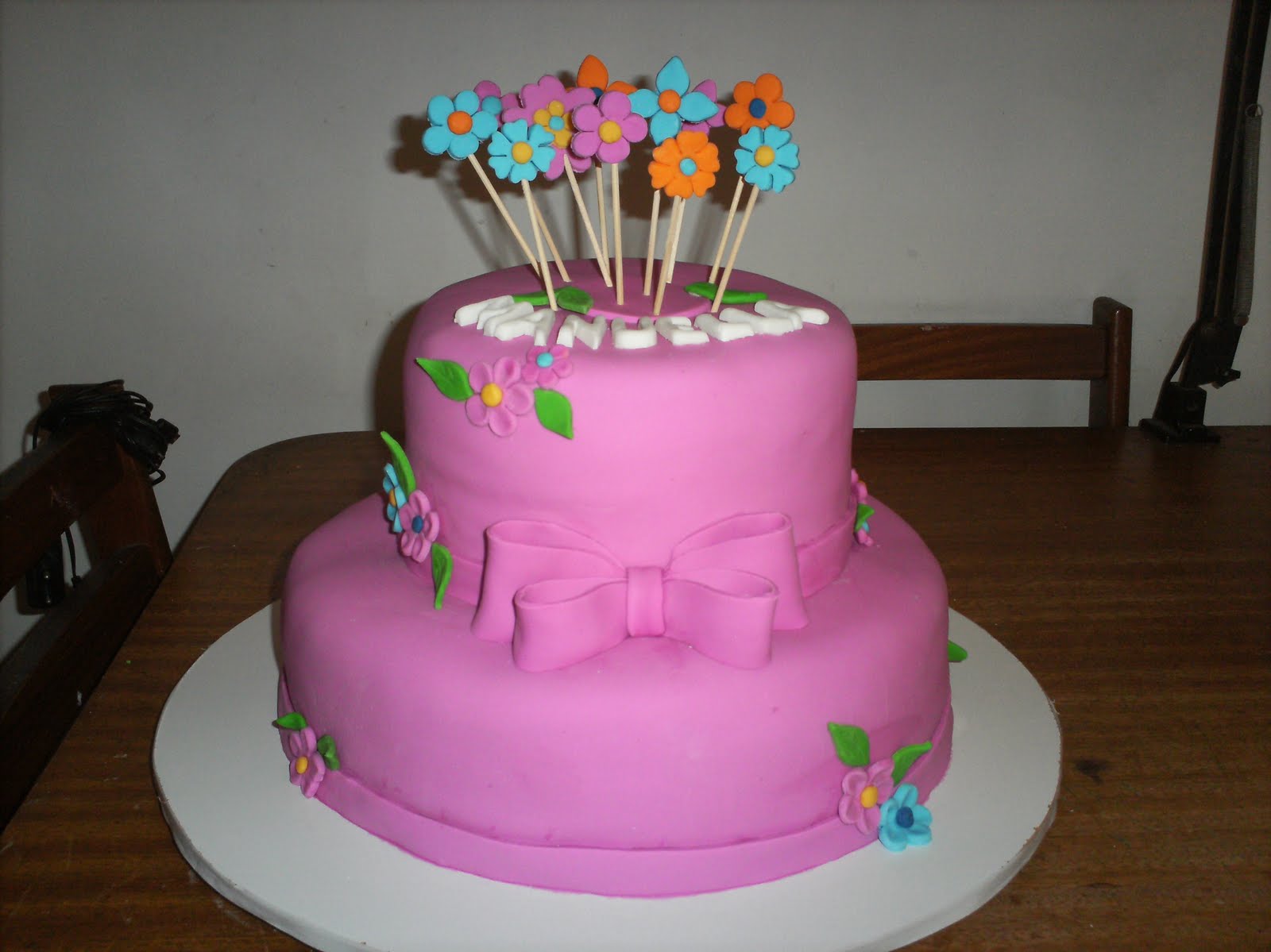 Claudia Bolo Decorado: Bolo Pink com flores