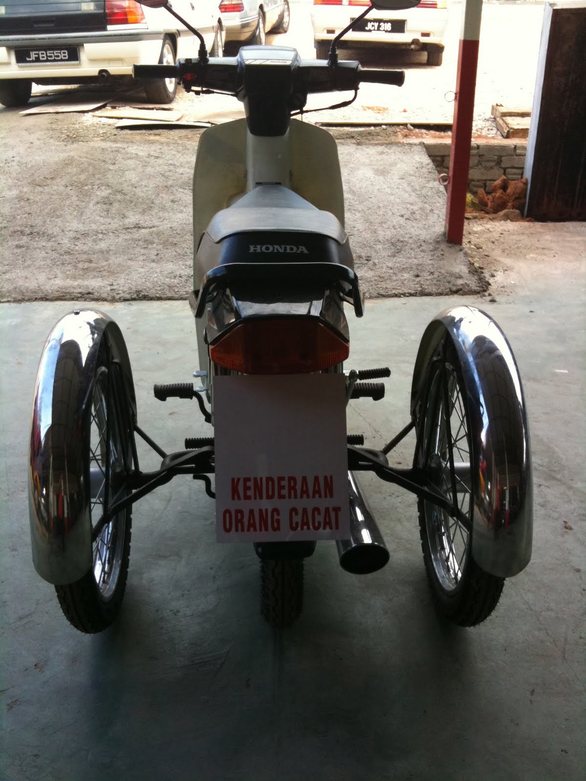 Akibat guna lorong motor