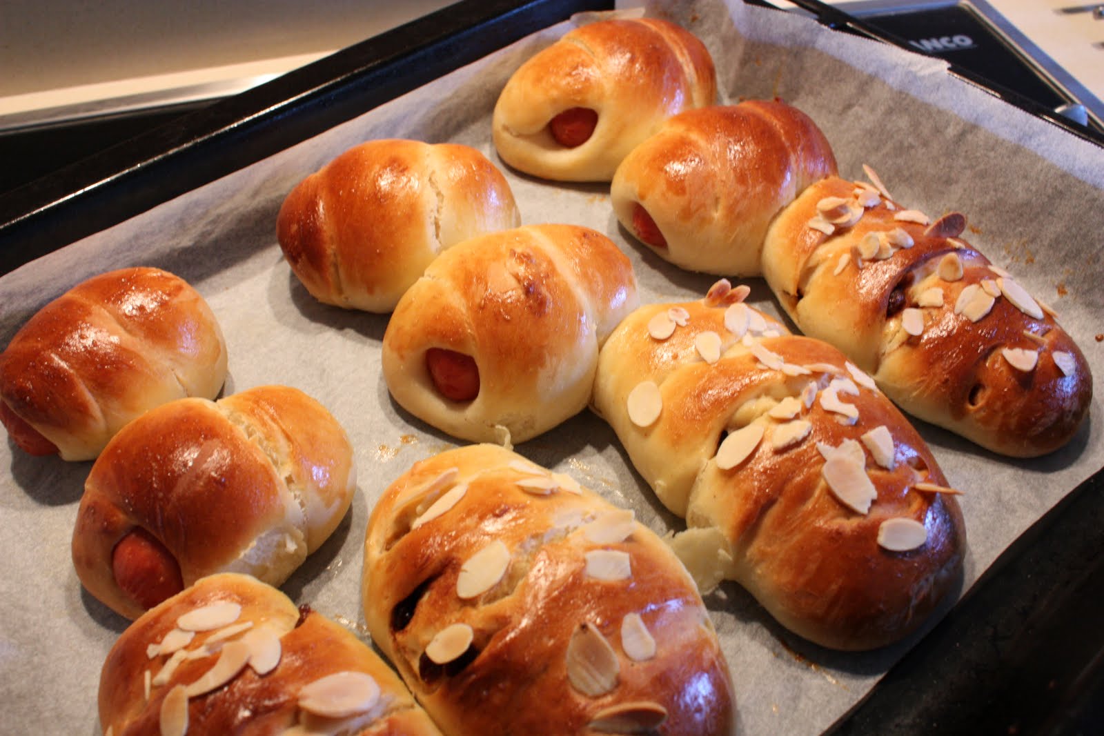 sUgArcrUnch: Mini Sausage Bread