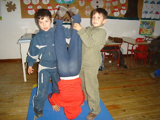 AGUARELAS: Ginástica (Apoio Facial Invertido,Avião e o Rolamento à frente)