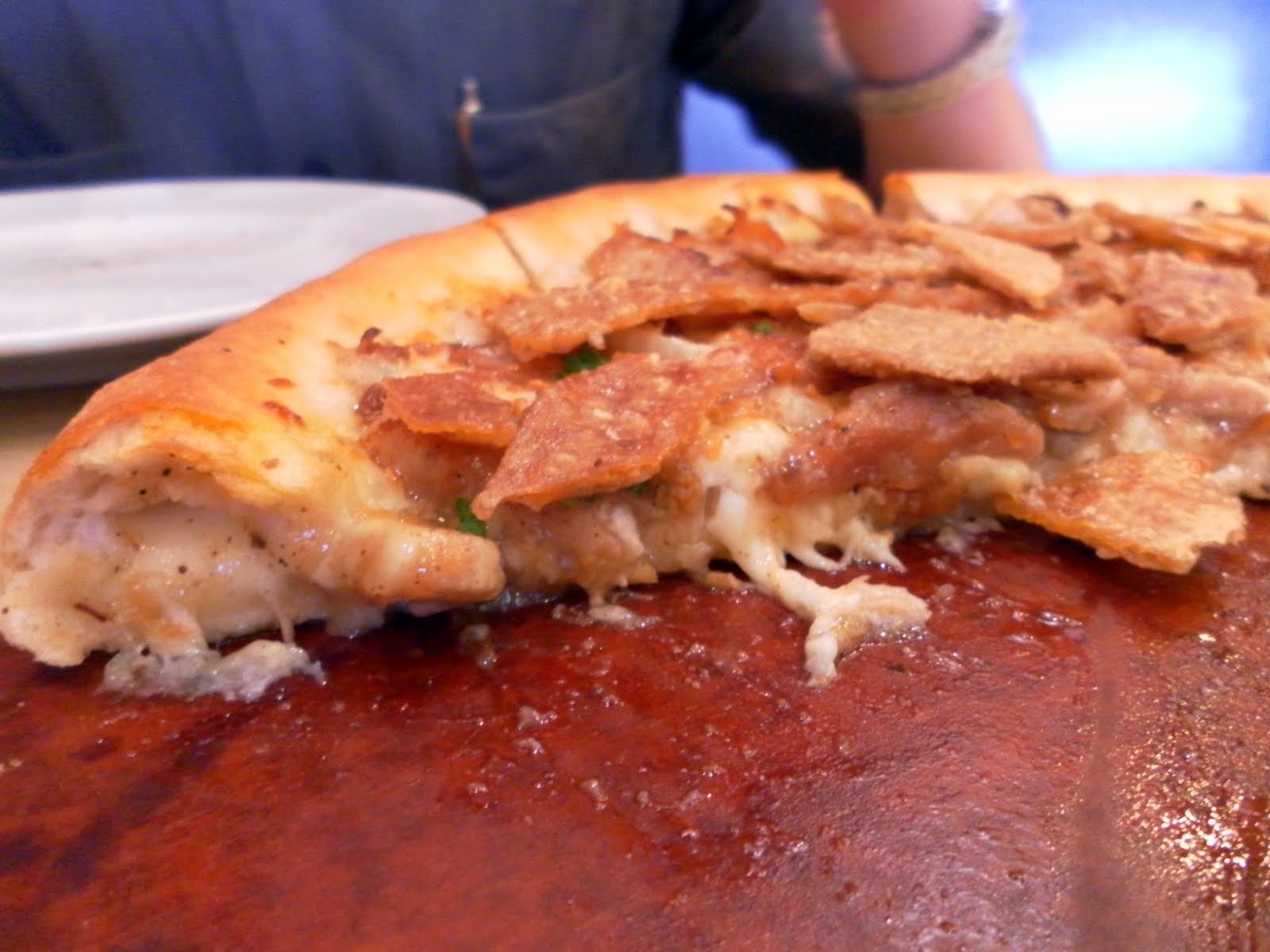 Pinoy Baboy: LECHON! PIZZA!