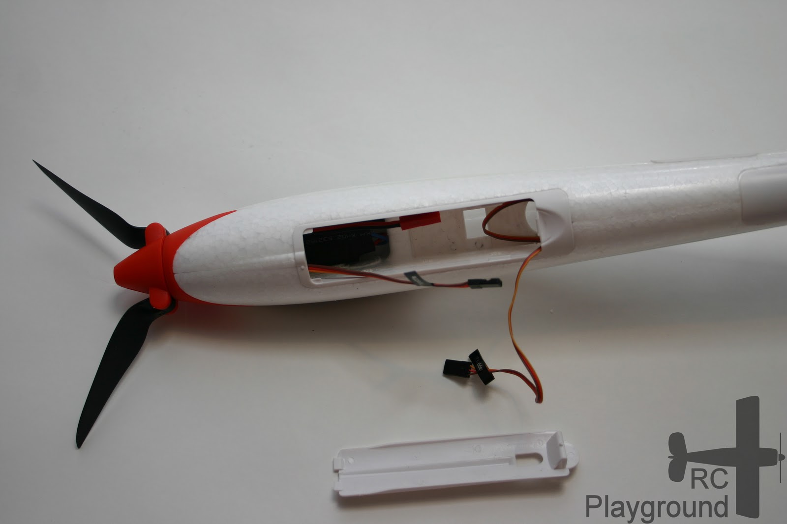 RC playground: Review Hobbyking Kinetic 800 mini glider