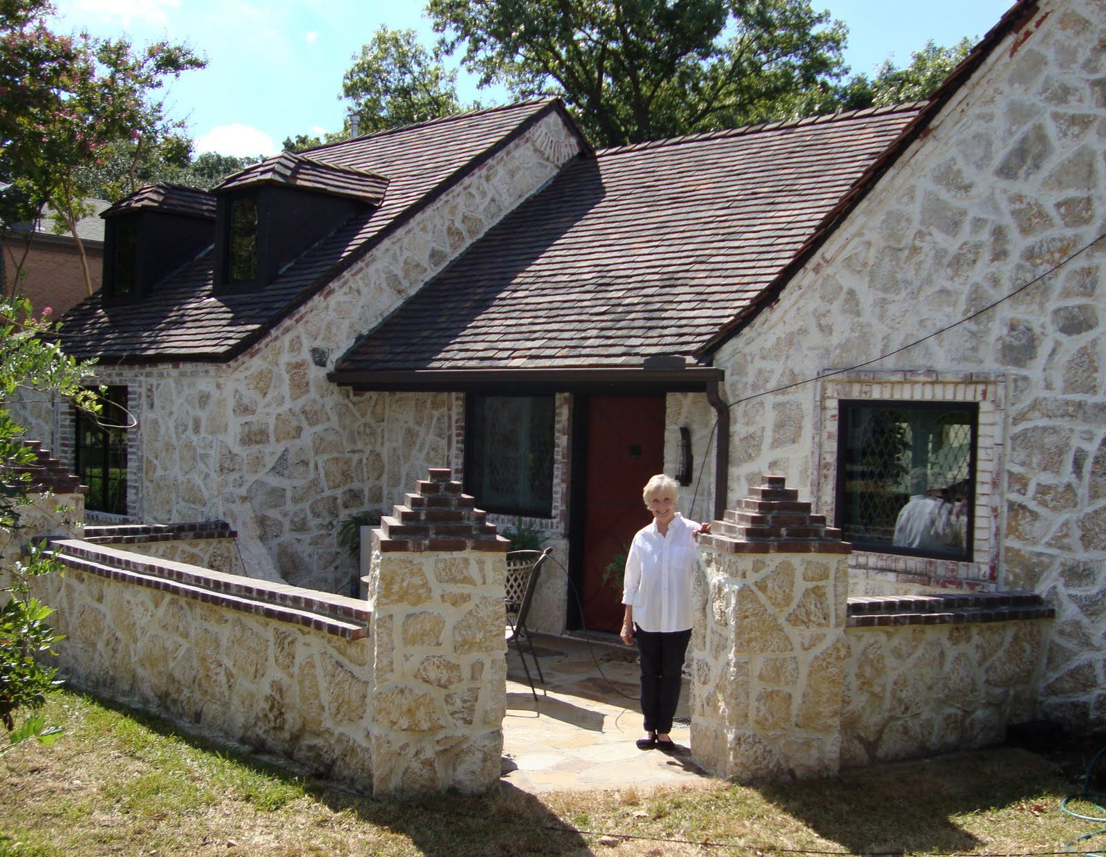 ~ Charles Dilbeck Designed Home in Sherman, TX. ~ | Lady Butterbug