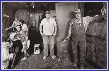 MoMzWhOrOcK!: Shelby Lee Adams