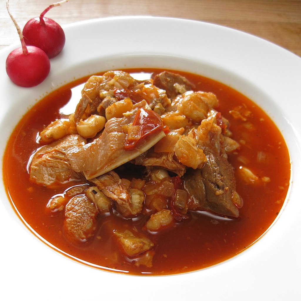 JULES FOOD...: HEAD TO TOE POZOLE ROJO