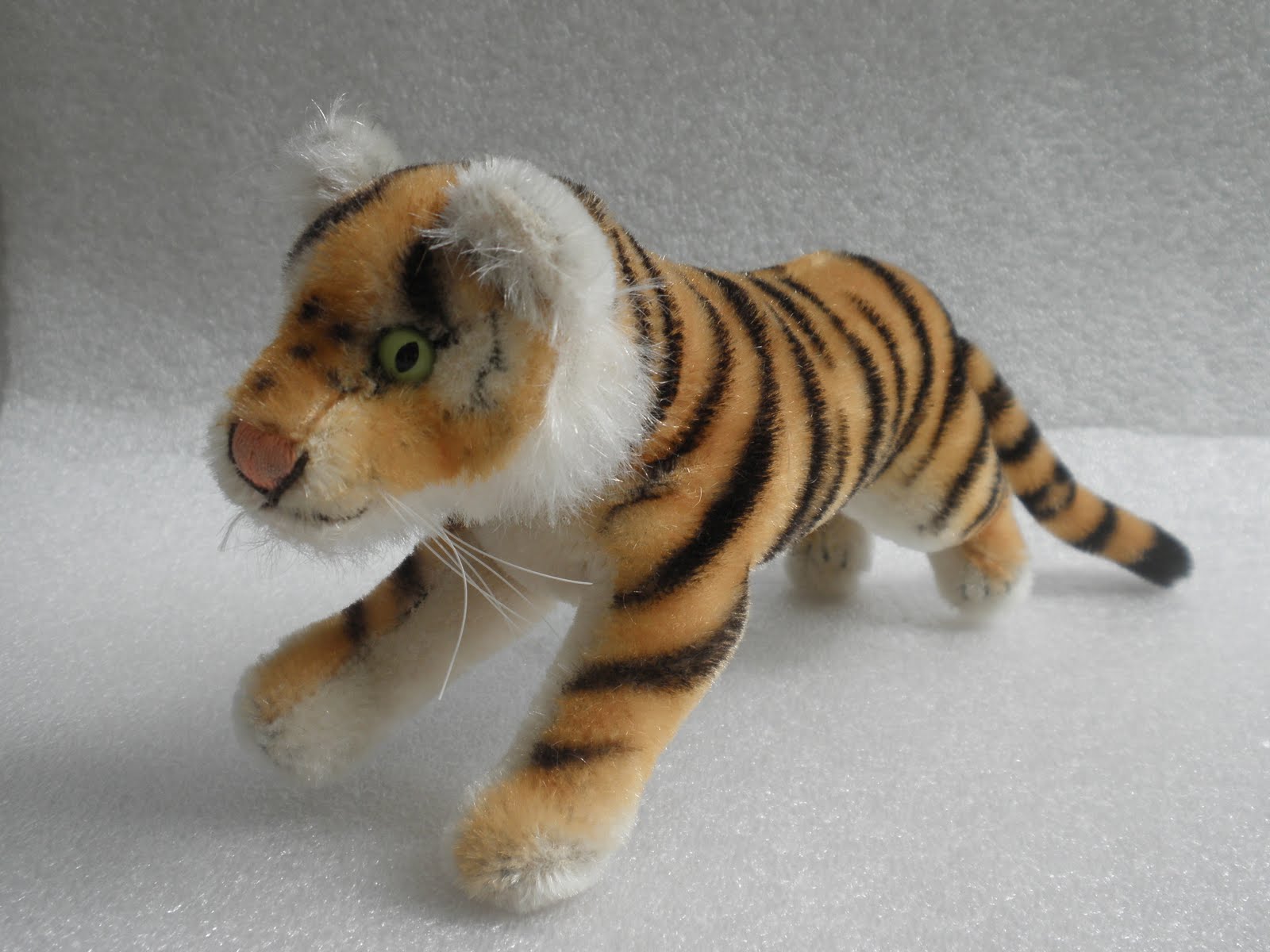 Mandicrafts News & Views - Teddy Bears & Collectibles: Steiff, Schuco ...