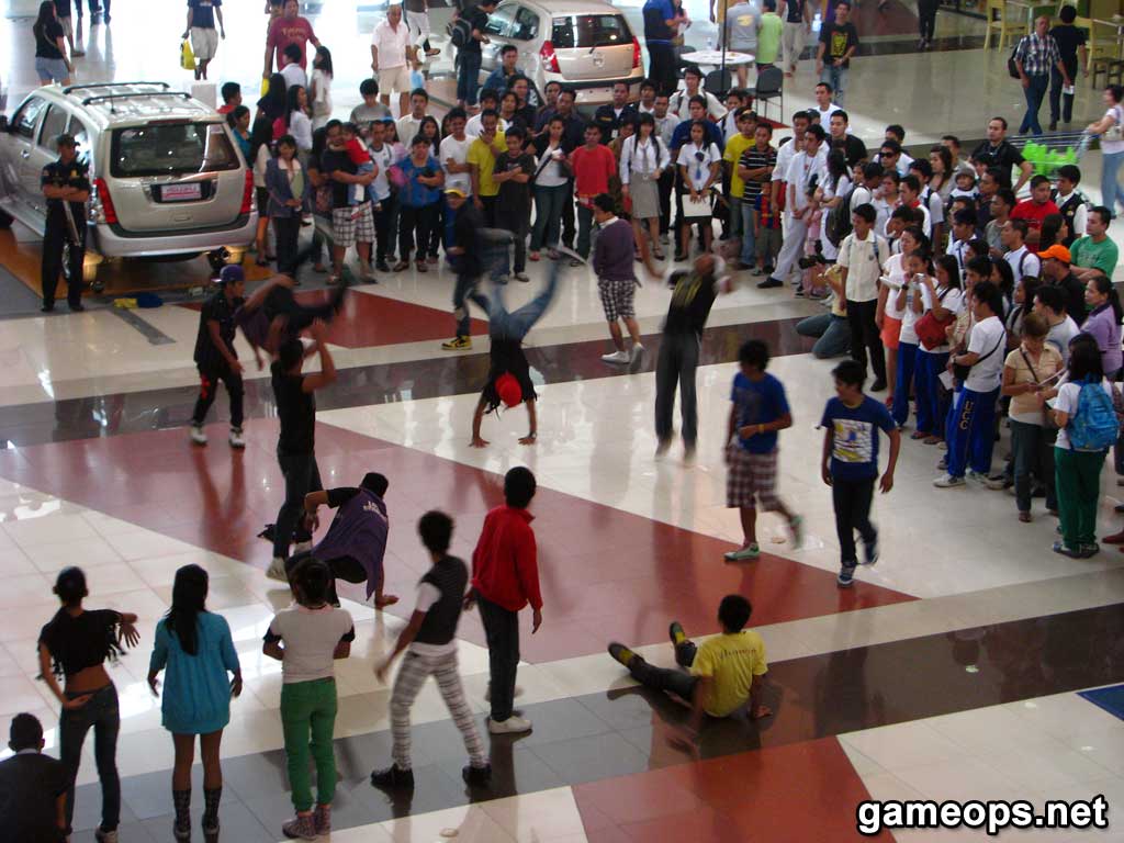 SM Fairview Launches New Cyberzone - GameOPS