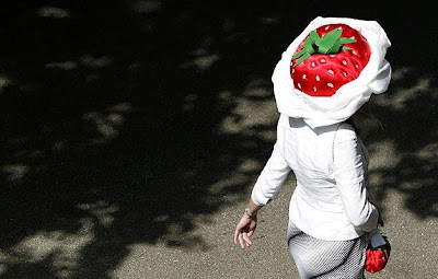 Weird Hats: Bizarre Hat Designs ~ Weird Finds