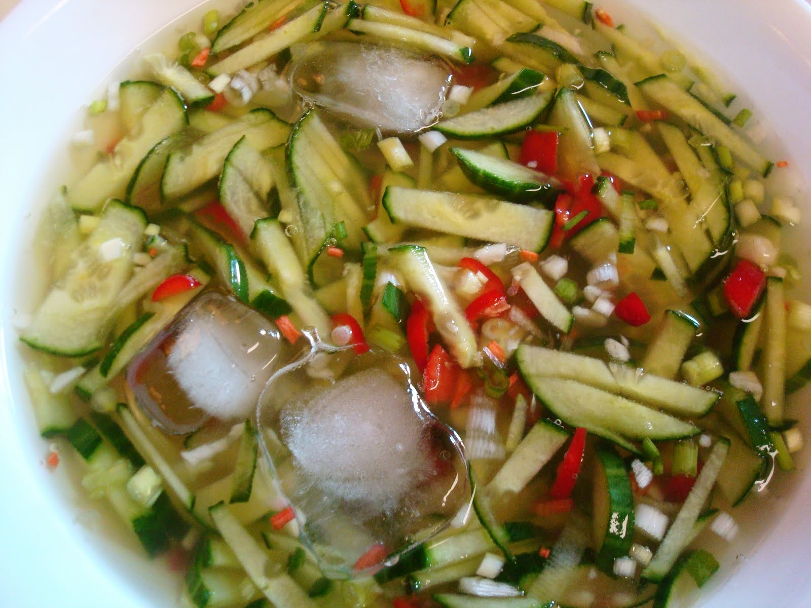 nomadichimee: 오이 냉국 "Oi naengguk" - Cold Cucumber Soup