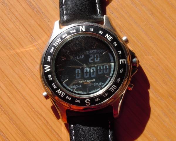 デジアナ時計ブログDIGI-ANA WATCH BLOG: ALBA CARIB Y911-0A40 ホワイト・オン