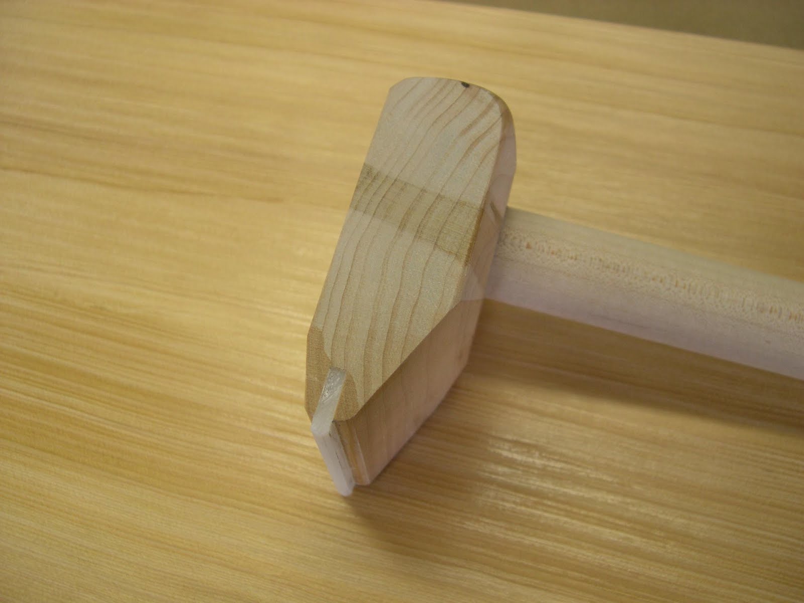 Sauer & Steiner: Hide glue & hammer veneering - round I